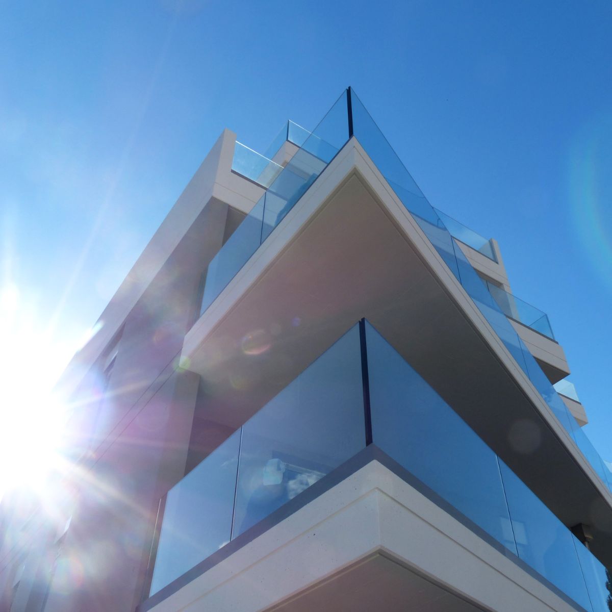 Time to Upgrade Glass Balustrade for Your Home - Glass Balustrade ...